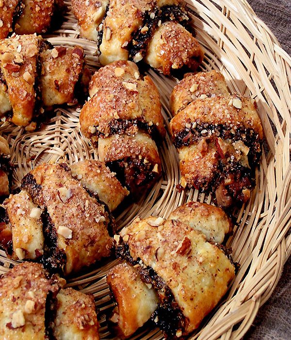 רוגעלכים פריכים עם שזיפים ושקדים ⋆ פיית העוגיות