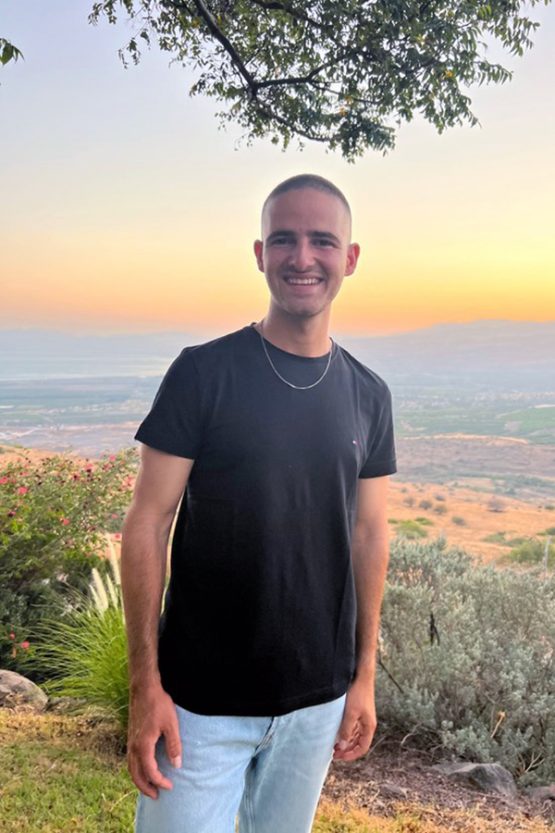 עוגיות שוקולד צ'יפס ענקיות עם מלח גס - לזכר רועי פרי ⋆ פיית העוגיות